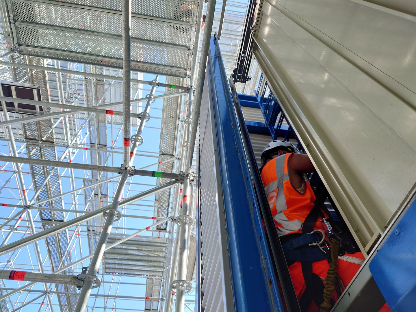 Temporary lift installation for unique view at Marble Arch London