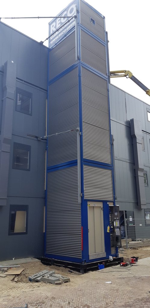 Jan Snel rents RECO temporary passenger lift modular office Amsterdam