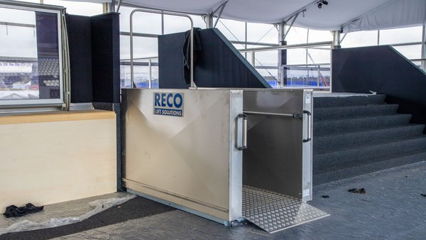Disabled Platform Lift 1.3m + Stairs | External pedestrian bypass