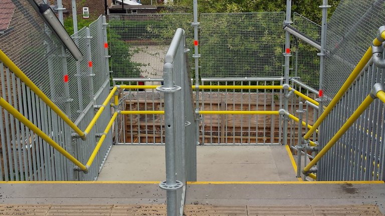 Temporary stairs | Bespoke staircase hire & temporary passenger lifts