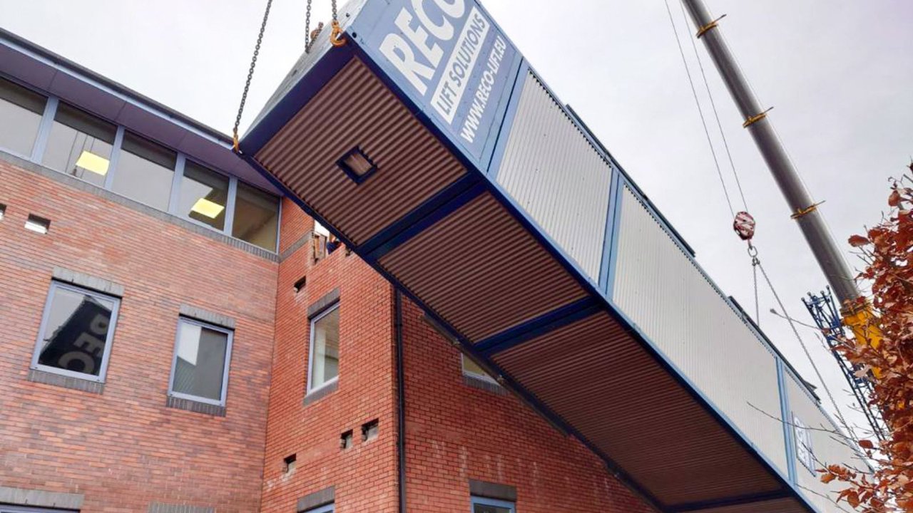 Passenger lift hire | Walk-through lift cabin for 12 people