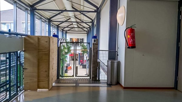 Temporary Low-rise Lift 1.7m with stairs | Wheelchair access