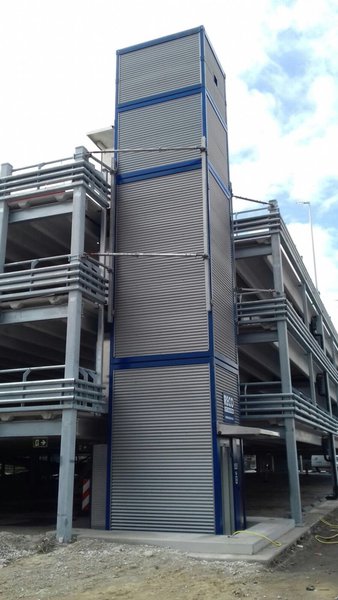 Schiphol Airport installs temporary RECO PP passenger lift for ...