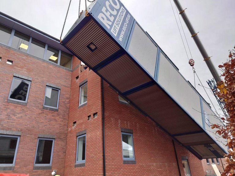 Bracknell Healthspace deploys temporary RECO lift at corona lab