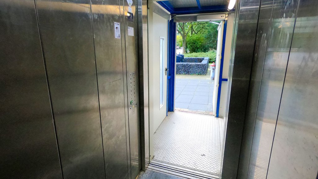 Passenger Lift hire | 12 people lift cabin | To 65m in 90 seconds