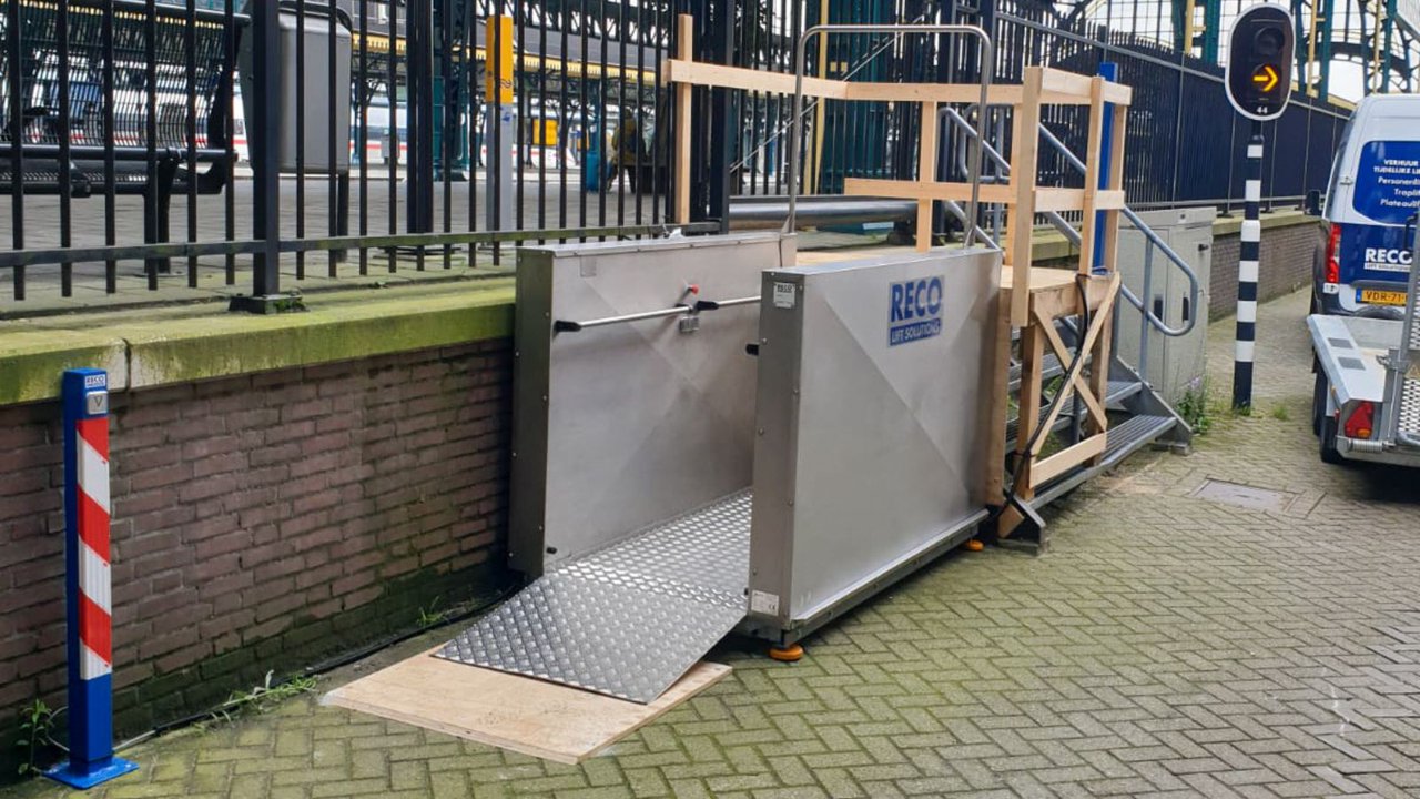 Temporary Wheelchair Lift 1.3m | Low rise platform lift
