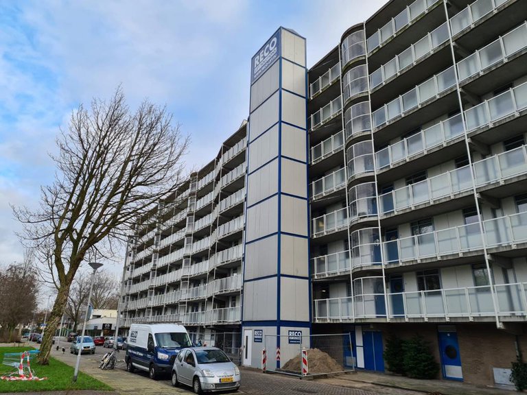 Noodlift bij flat Ommoord Rotterdam binnen 24 uur geplaatst