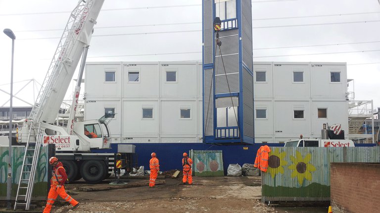 Temporary passenger lift in London for CrossRail