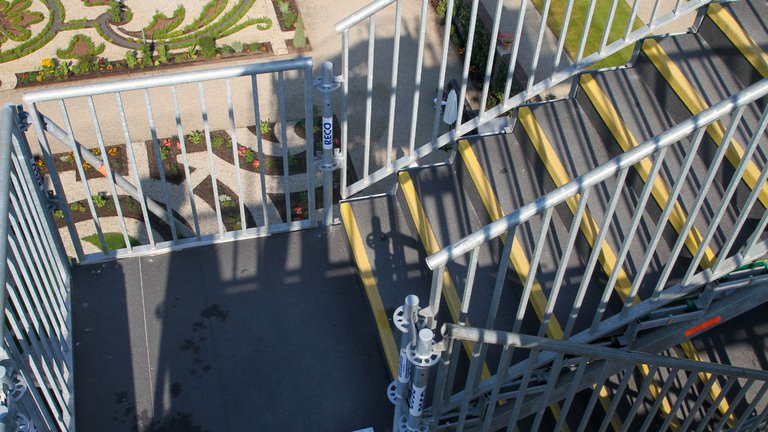 Temporary stairs | Bespoke staircase hire & temporary passenger lifts