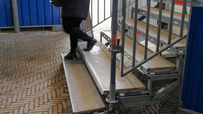 Temporary stairs | Bespoke staircase hire & temporary passenger lifts