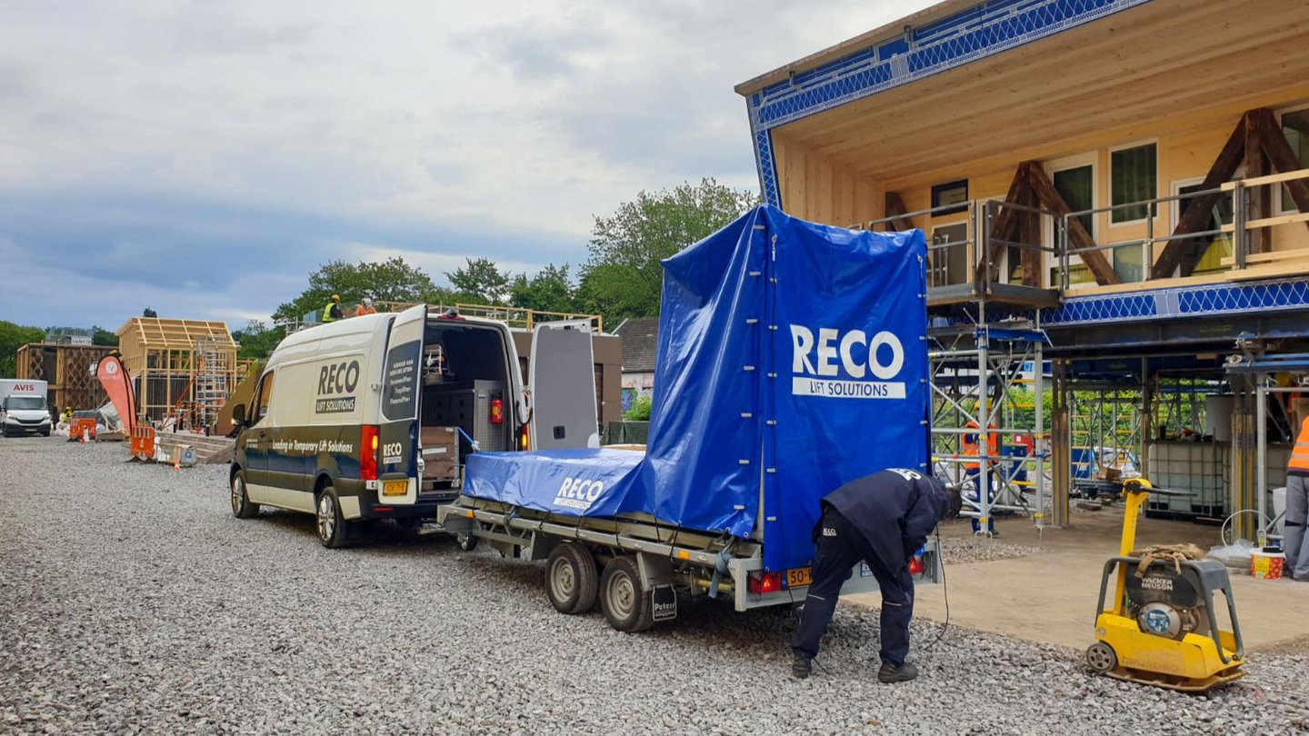 Temporary Wheelchair Lift 3m with stairs | Low-rise platform lift